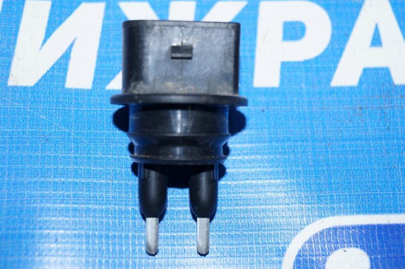 Датчик уровня в бачок омывателя Volkswagen Jetta 5 1.6 BSE 2007 (б/у) 7M0919376