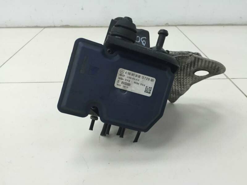 Блок ABS насос Mercedes-Benz ML-Class W166 2011