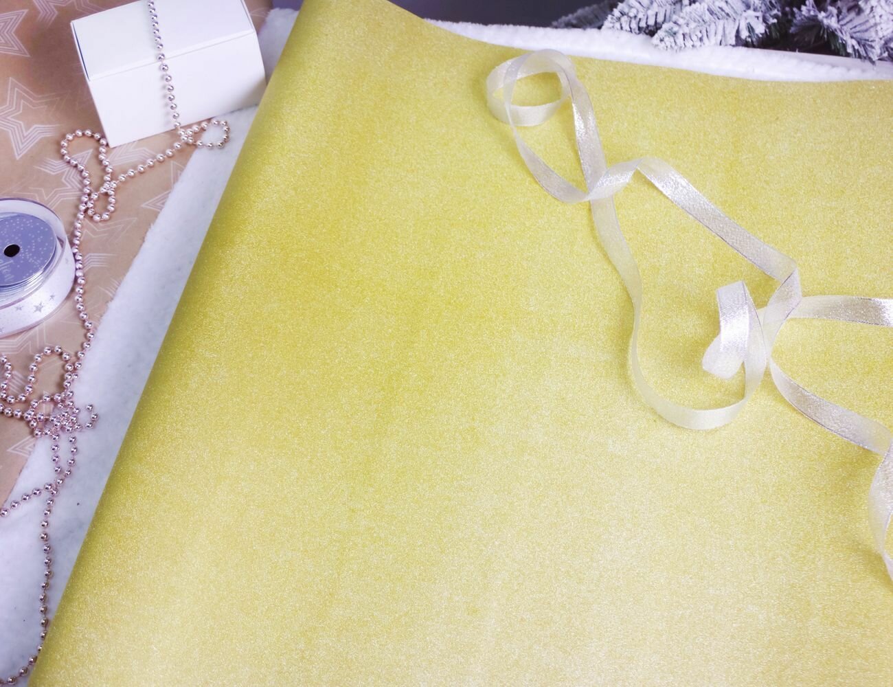 Упаковочная бумага для подарков бест вишес, золотая, 150х70 см, Koopman International PPN101510-2