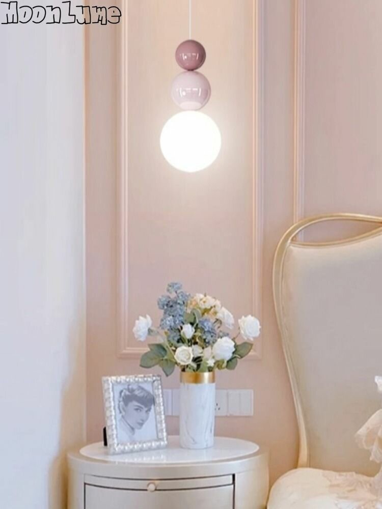 Нежная кремовая люстра в форме волшебных бобов