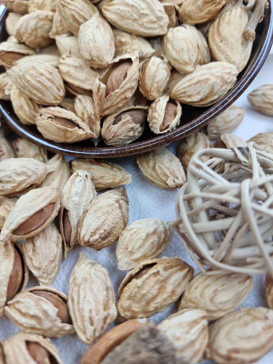 Миндаль жареный в скорлупе