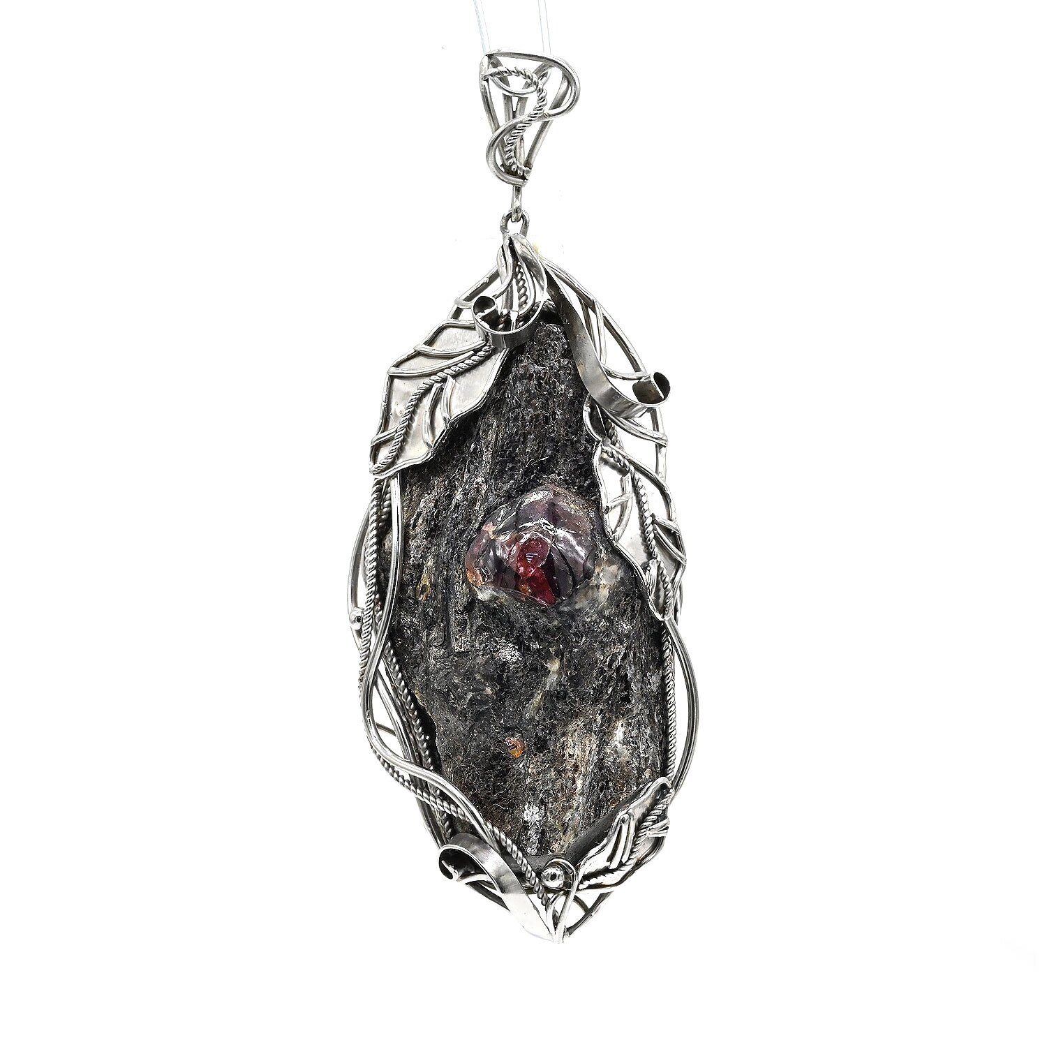 Подвеска, гранат