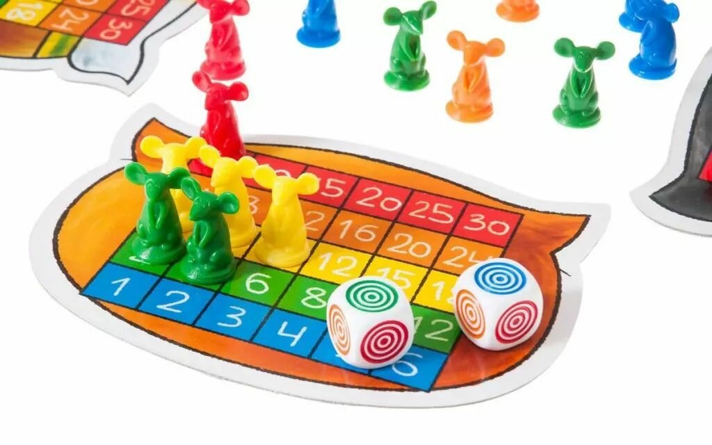 Настольная игра Лови мышей, 30 фишек, 2 специальных кубика, 4 карты игрока — фото 1