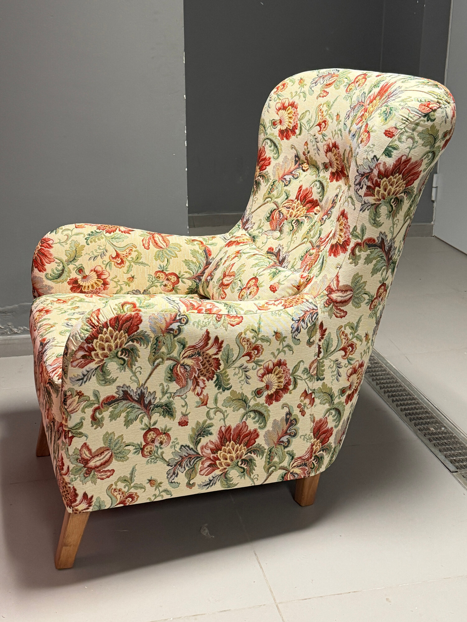 Кресло Ля Нэж Нео Кантри "Сказки Персии" мягкое с подушкой под спину обивка гобелен ножки дерево