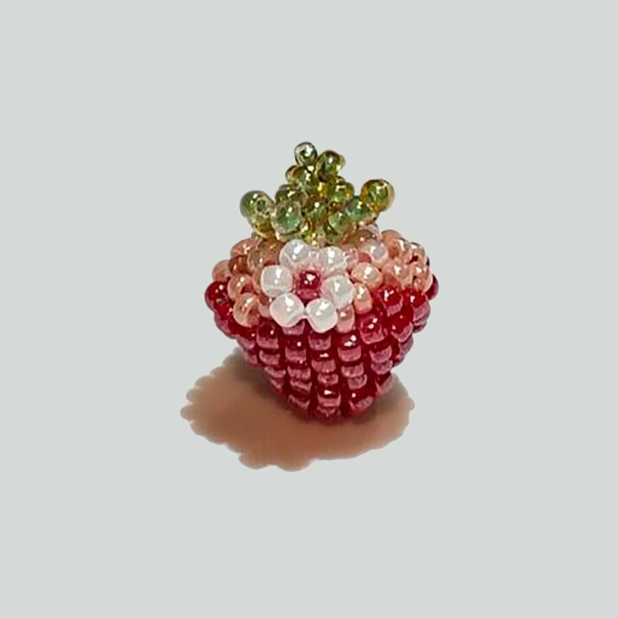 Клубника из бисера 1шт Готовая фигурка Handmade для творчества и рукоделия