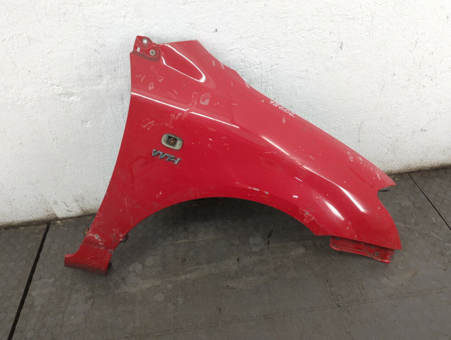 Крыло правое переднее Toyota Corolla E12 Б/У