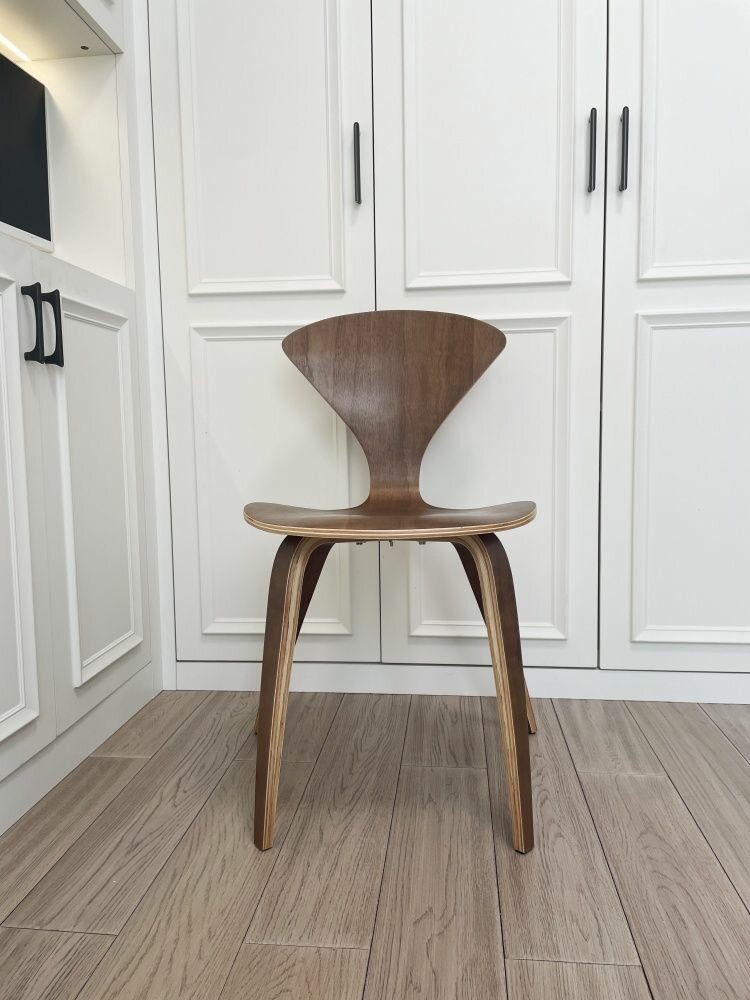 Обеденный стул Damedai, деревянный каркас, лакированный, середина века