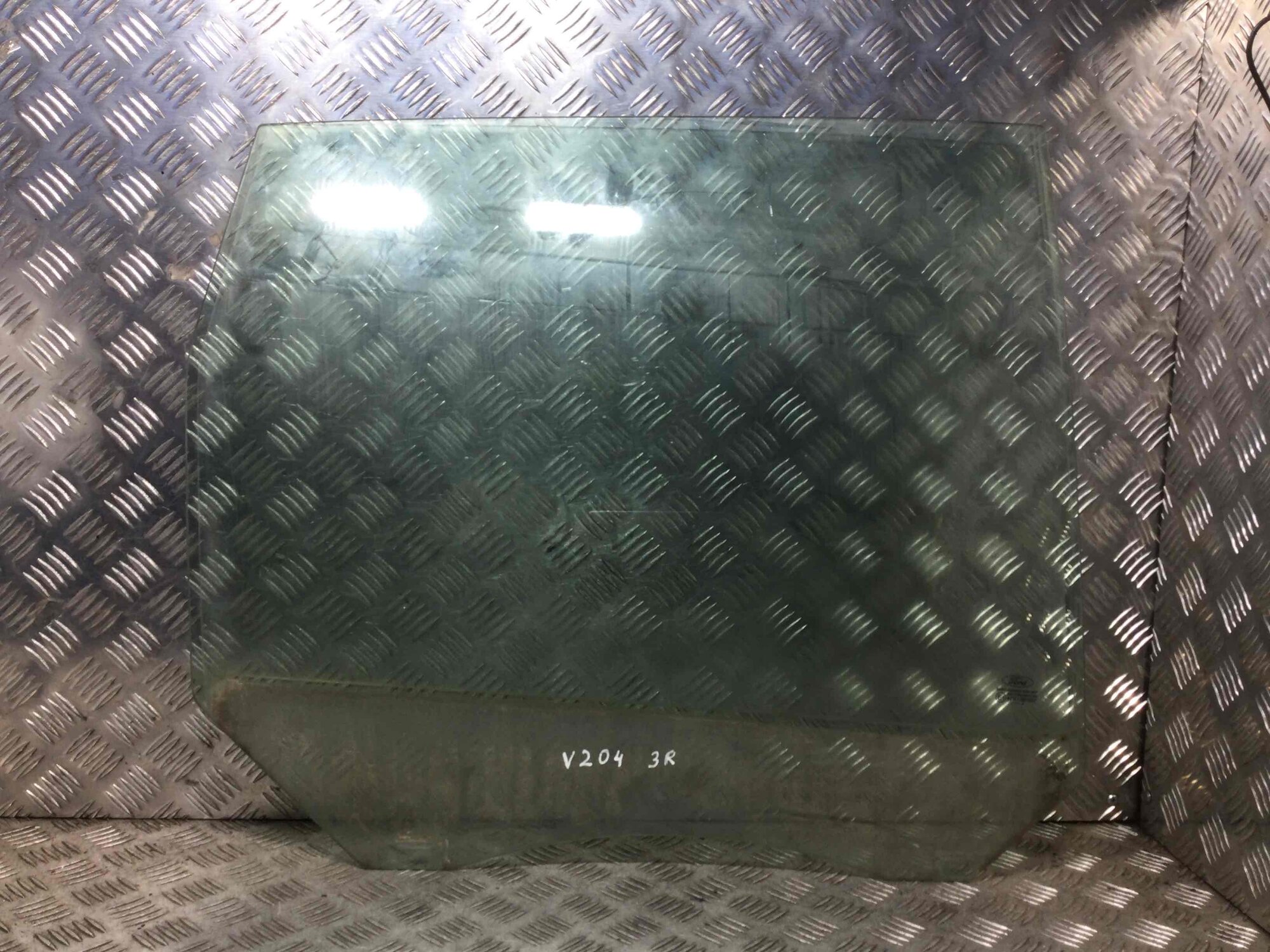 Б/У Стекло двери задней правой Ford C-MAX 1 поколение (2003-2007) 2004 г.