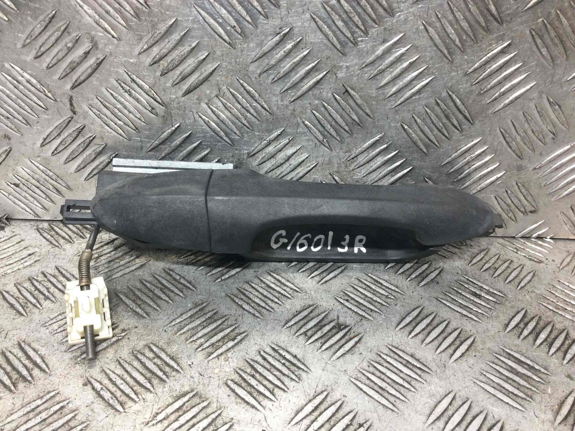 Б/У Ручка наружная задняя правая Ford Focus 1 поколение (1998-2001) 2000 г.