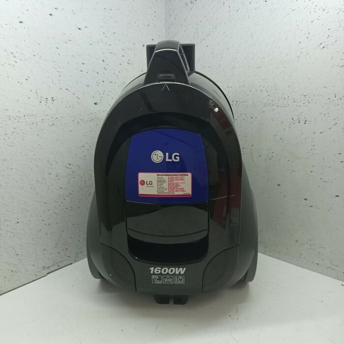 Напольный пылесос LG VK69662N