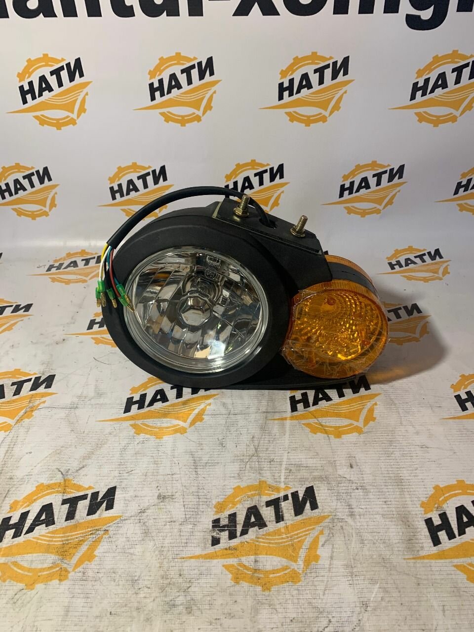 Фара передняя правая NZ5250200200