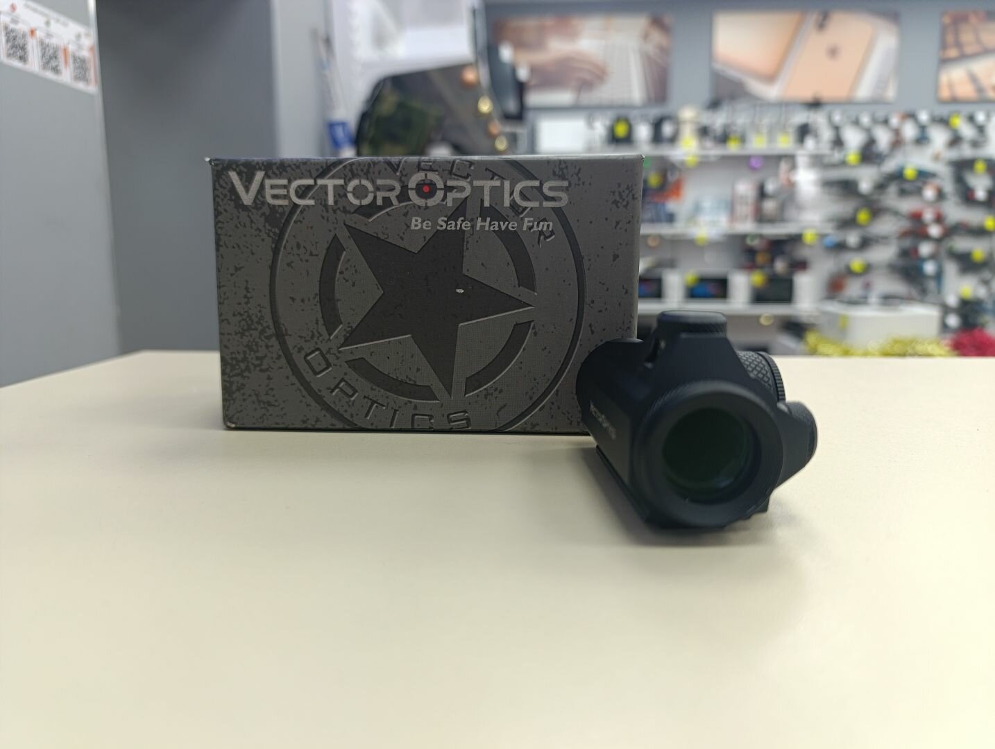 Коллиматор для охоты Vector Optics — фото 1