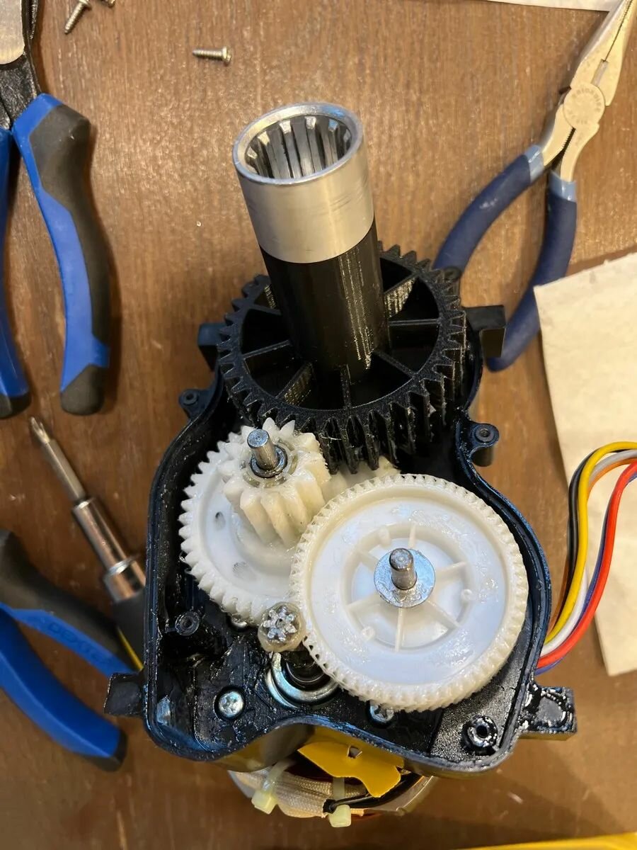 Шестерня для мясорубки Bosch MFW66020/01, усиленная, черная, 1 шт