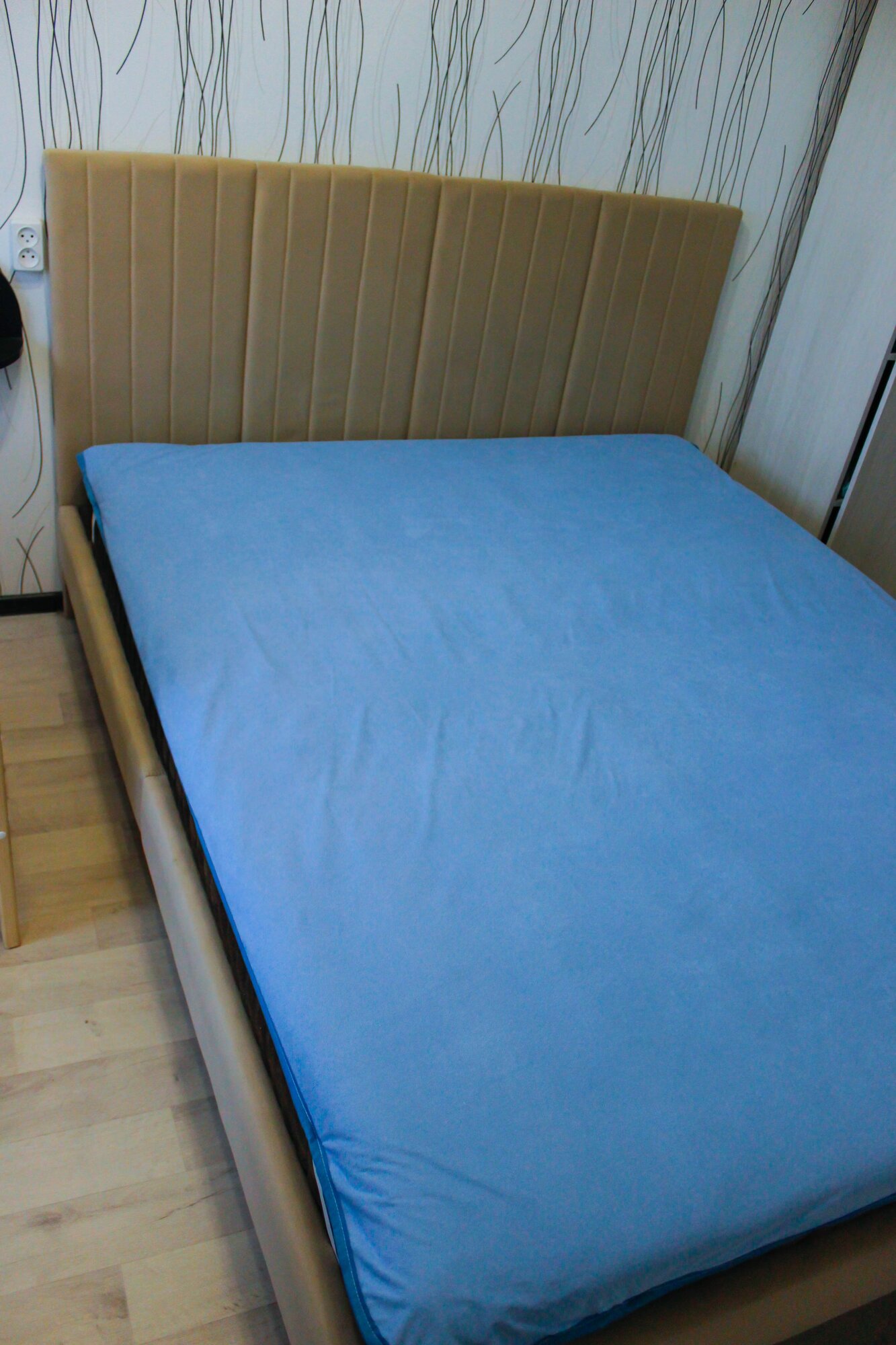 Наматрасник непромокаемый на резинках 180х200, Королевство сна