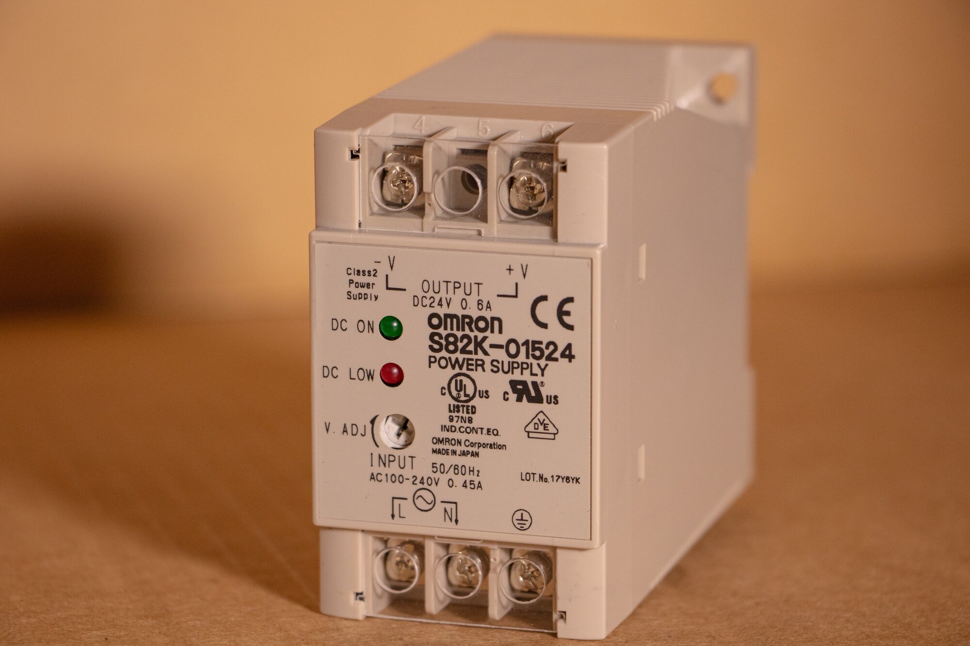 Блок питания Omron S82K-01524, для трансформаторов, драйверов и блоков питания, IP20