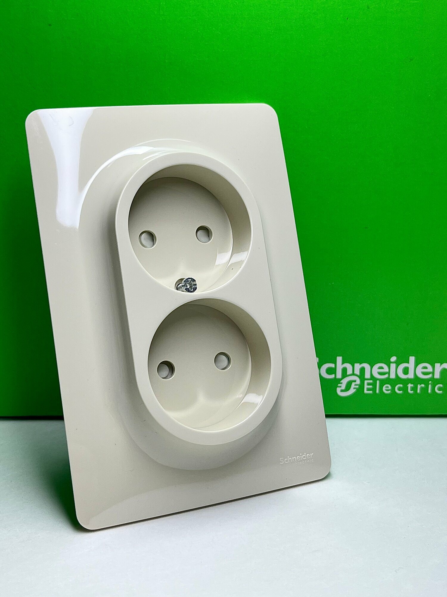 Розетка 2-ая Unica защ. шторки без заземл. винт. зажим. беж. Schneider Electric NU206344