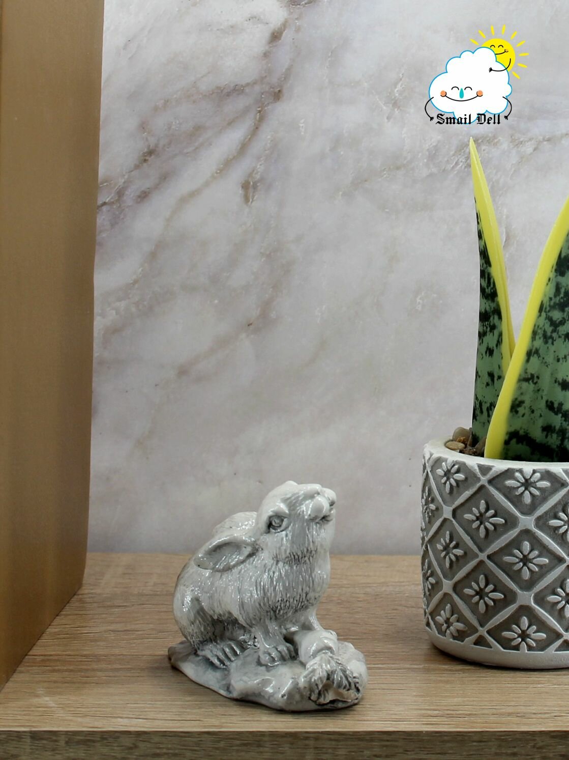 Статуэтка Зайчик с морковкой, 6 см, гипс, цвет слоновая кость