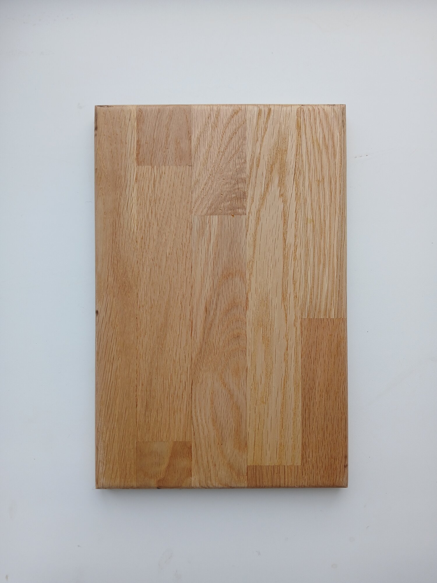 Разделочная доска из дуба. Доска разделочная изготовленная из дуба.