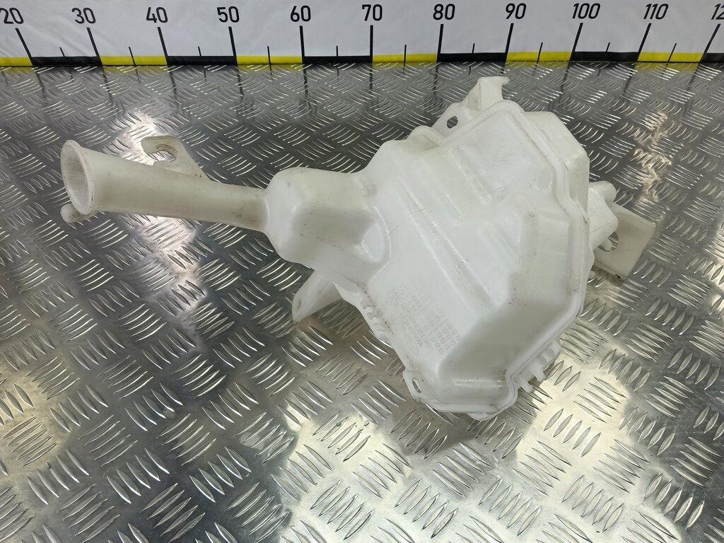 Бачок омывателя Б/У для Hyundai SOLARIS I (2010—2014) 98610-1R010