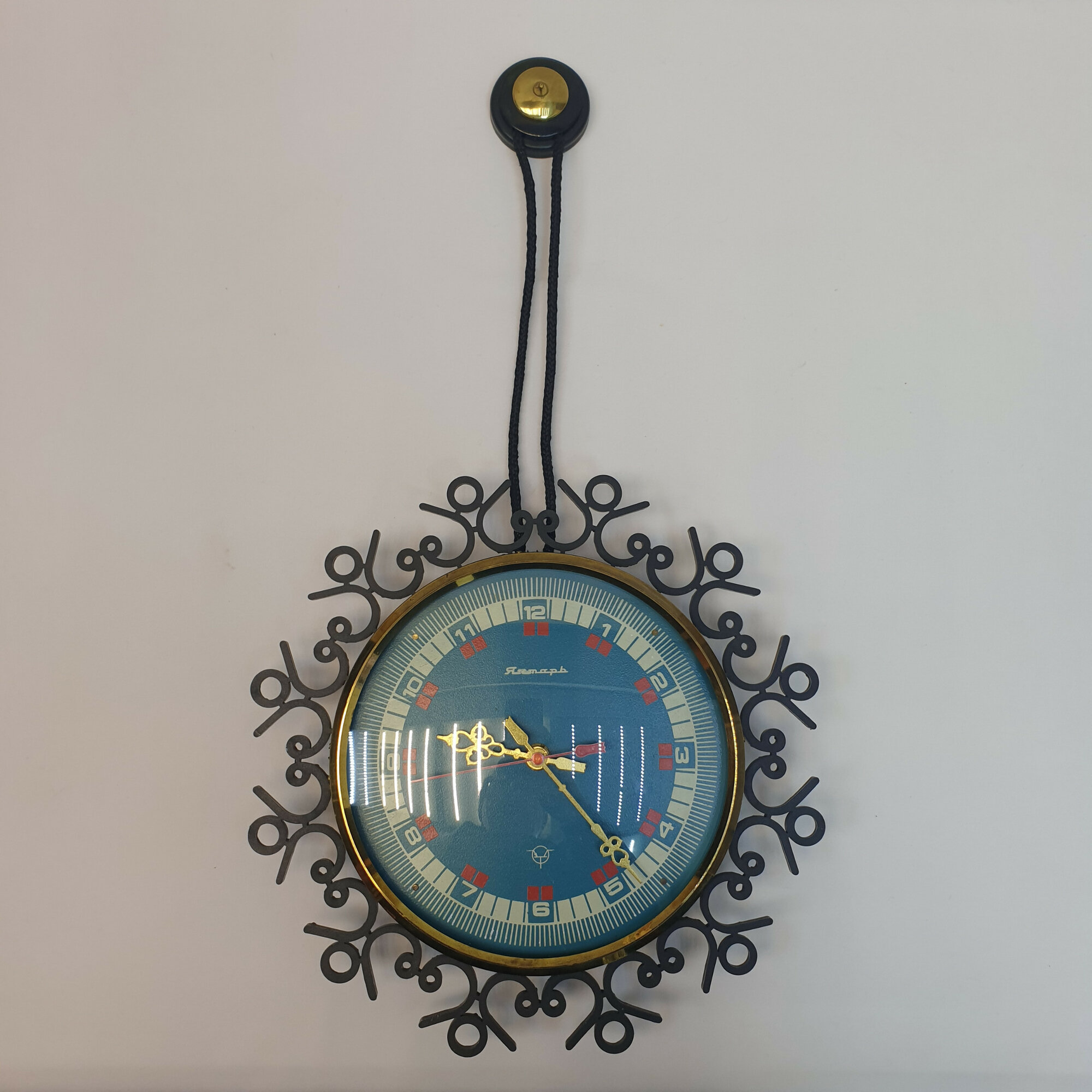 Часы настенные Янтарь, кварцевые, рабочие, пластик. Винтаж, СССР