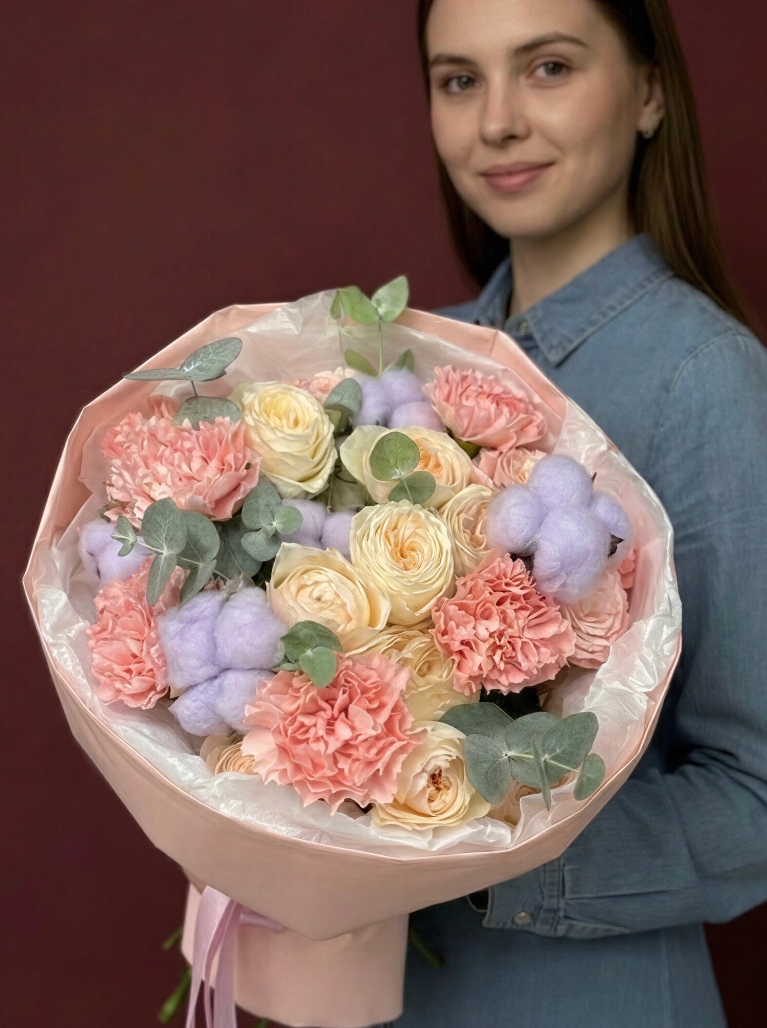 Сборный букет "Яркий Темперамент" с кустовой розой и хлопком