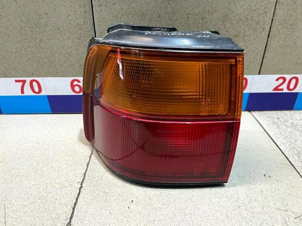Фонарь задний левый Mitsubishi Space Gear MR162671