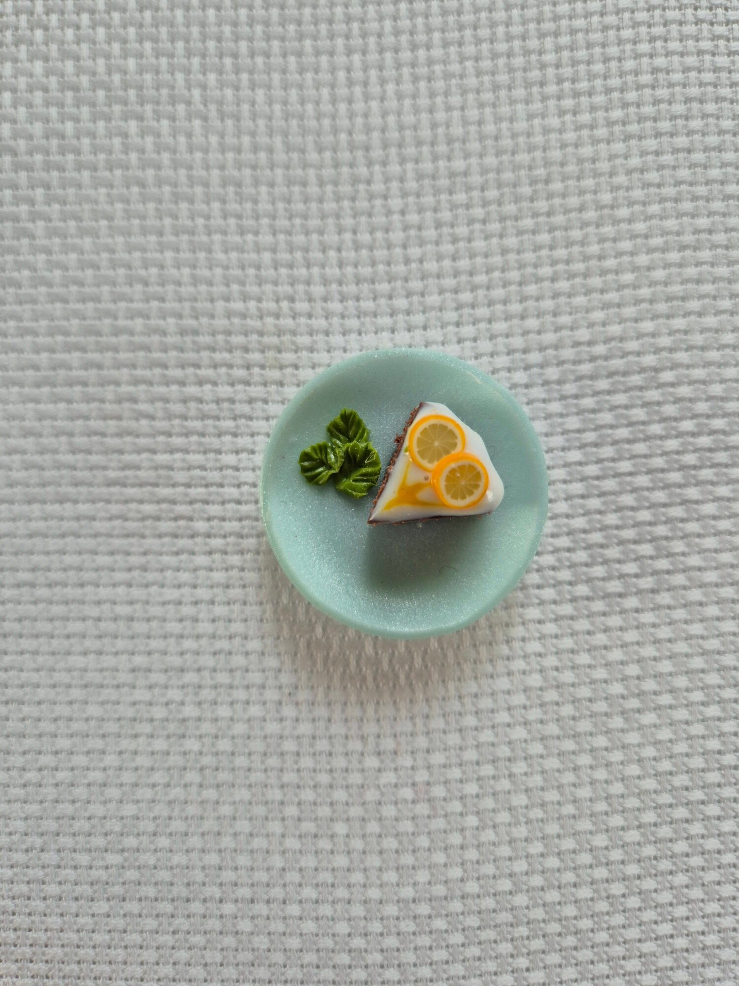 Игольница-магнит/магнитный держатель "Тарелочка с тортом"