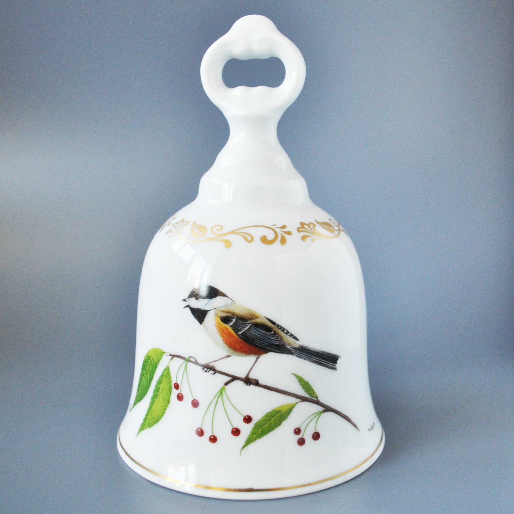 Винтажный коллекционный колокольчик "Каролинская Синица " из серии "Певчие птицы Америки". Фарфор, деколь, золочение. The Danbury Mint, Западная Германия, 1970- ее годы.