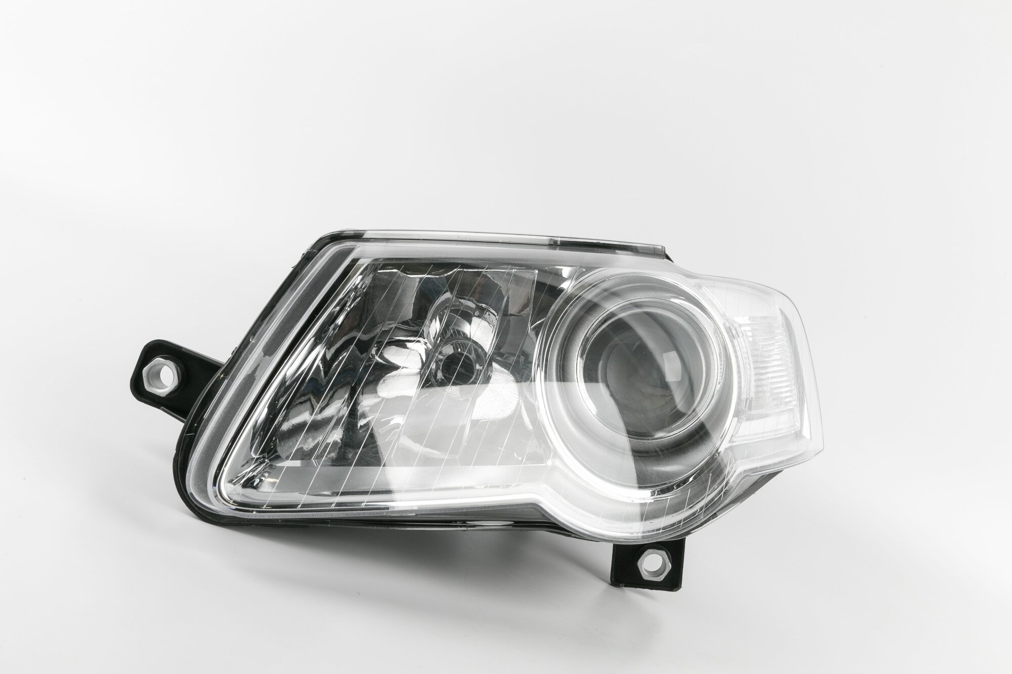Фара левая для Фольксваген Пассат 2005->, oem 1EL247014011, 3C0941005j арт 44111A7LLDEM1 — фото 1