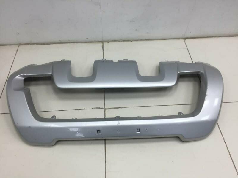 Накладка переднего бампера центральная Renault Duster 2012 кат.номер: 620725802R