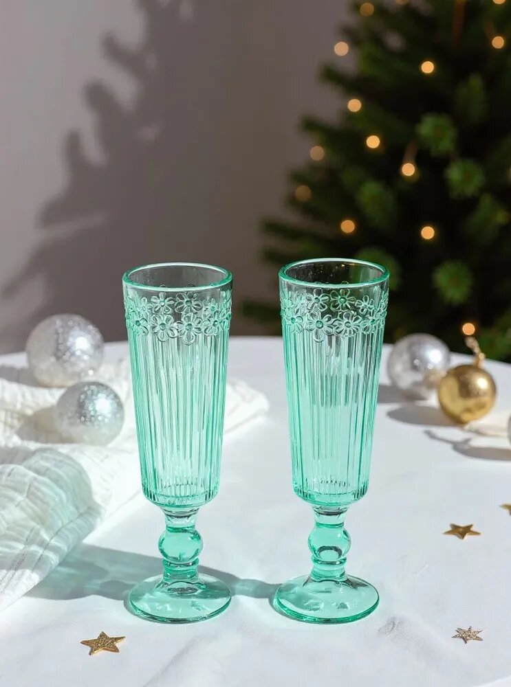 Набор бокалов для шампанского подарочный зеленые 2 шт, 150 мл. Цветное стекло.
