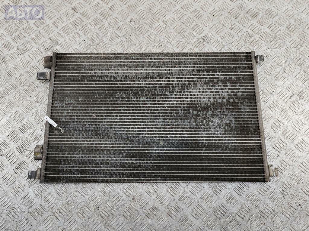 Радиатор охлаждения (конд.) Renault Megane 2 (2002-2008)