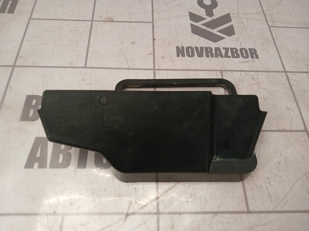 Рамка салонного фильтра Ford Focus 2 05-08