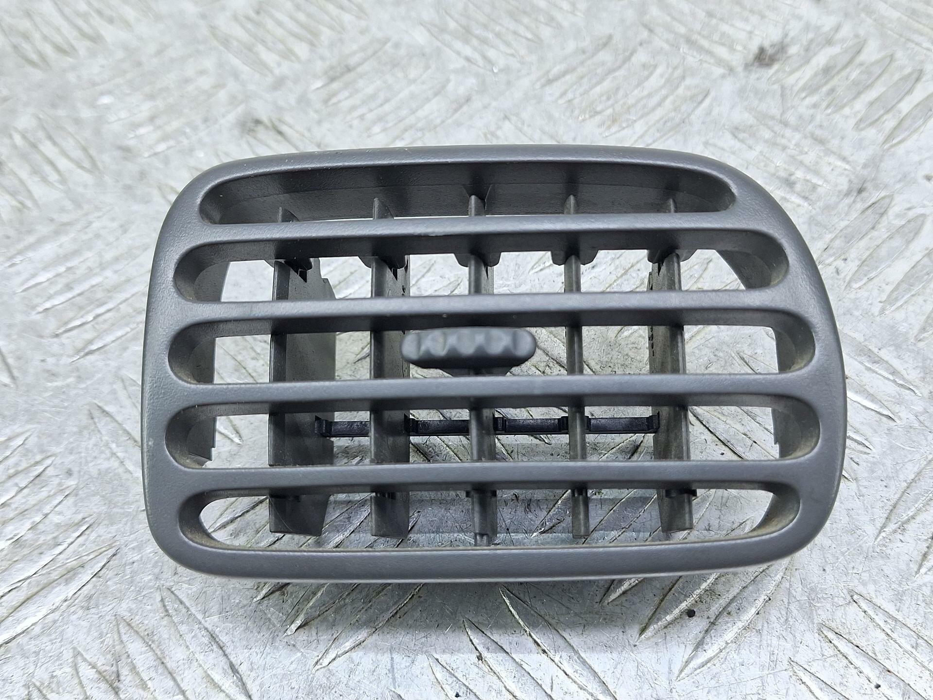 Дефлектор обдува салона Renault Scenic рест. (1999 - 2003)