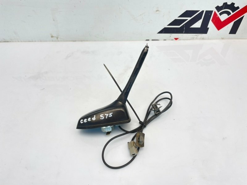 Б/У антенна Kia Ceed 2009 ED G4FC nобломан наконечник антенны 65935 Hyundai-KIA арт. 962501H600