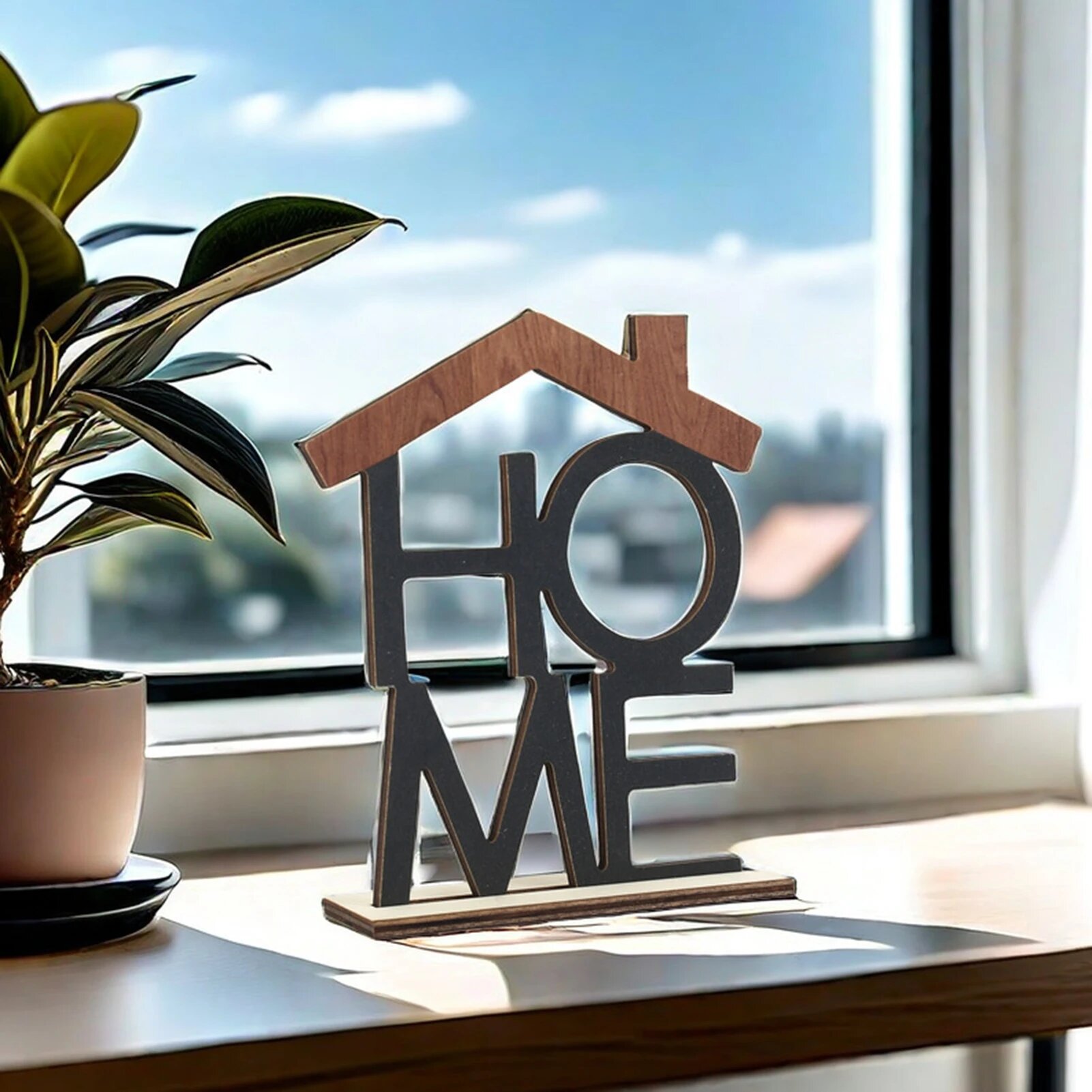 Деревянная статуэтка HOME черного цвета