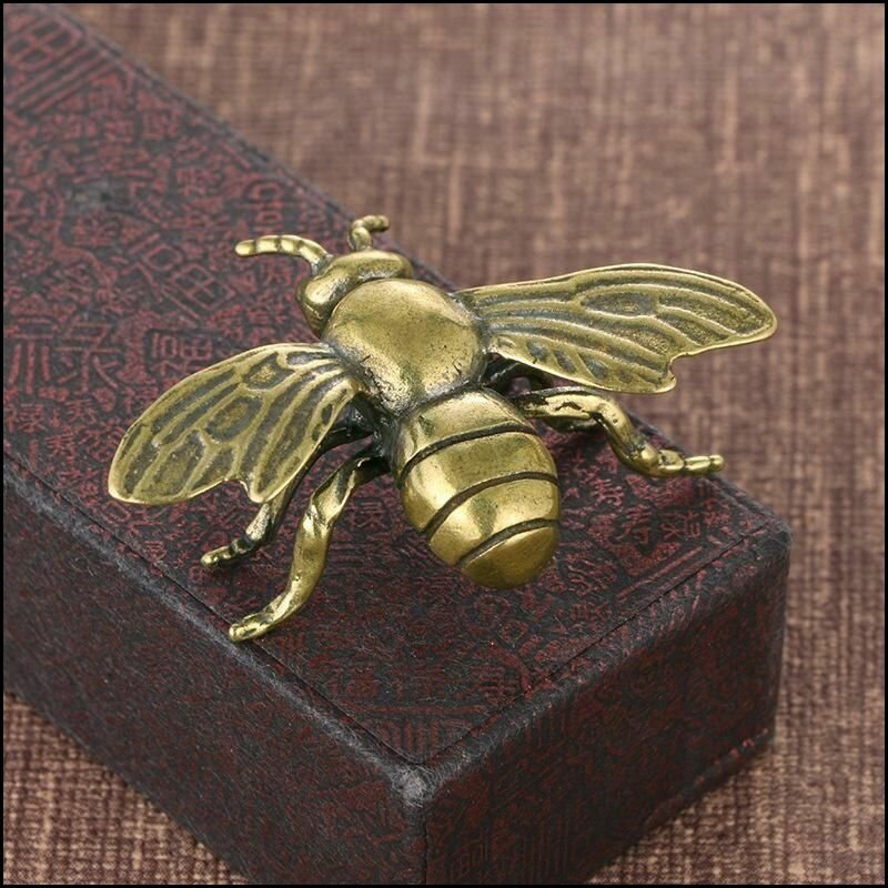 Пчёлка Медная статуэтка пчелы Орнамент