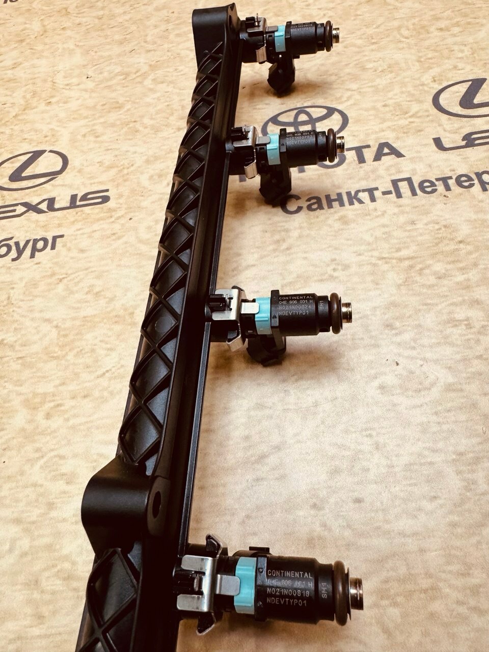 Топливные форсунки с рампой 4 шт VAG