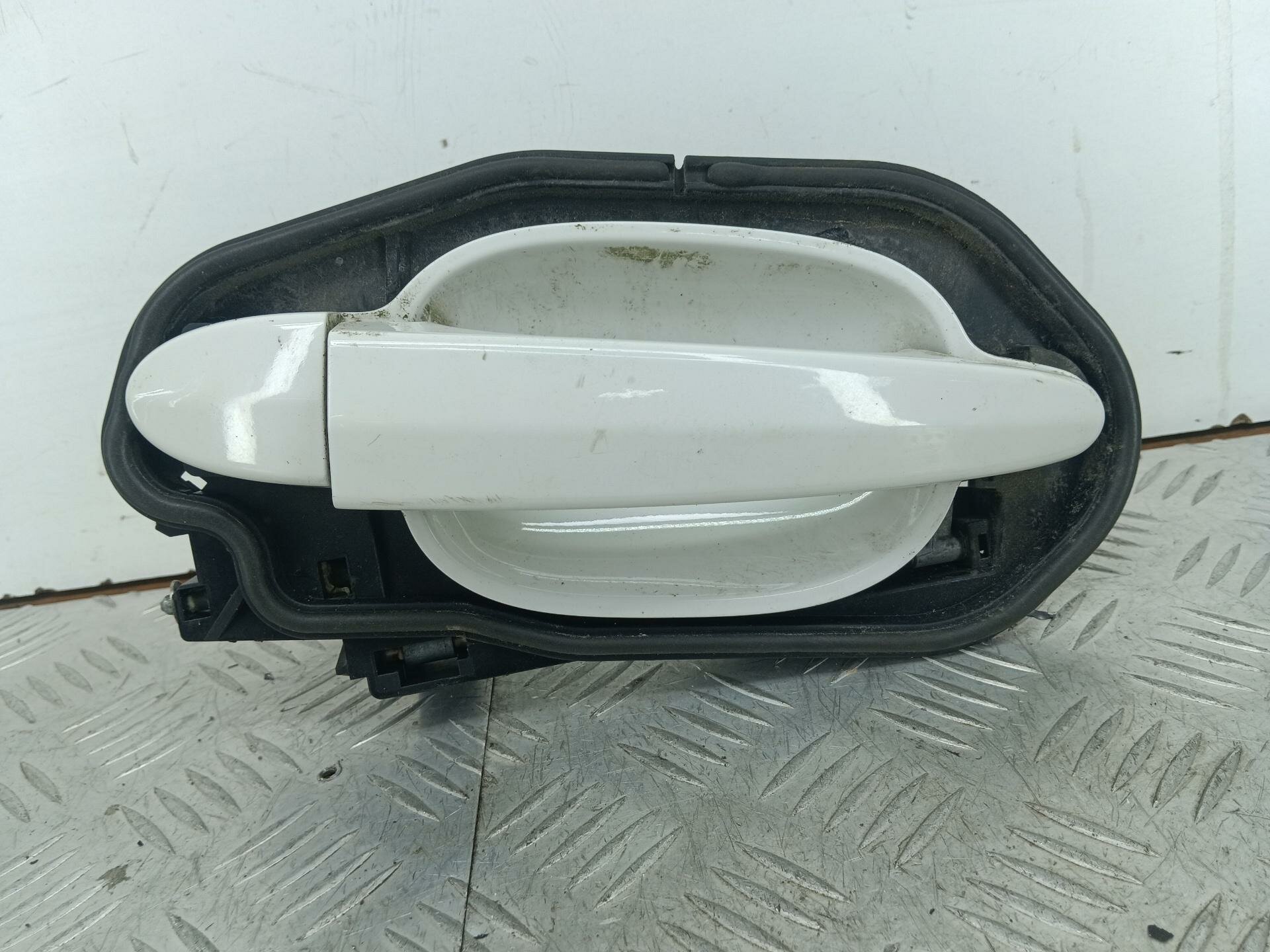 Ручка наружная двери задней левой BMW 5 E60/E61 рест. E60 (2007 - 2010) 7199555
