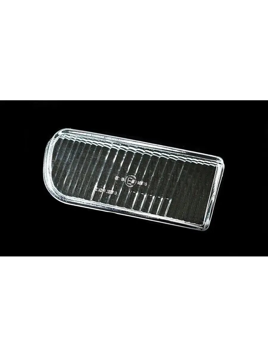 Стекло ПТФ левое Audi 100(C4) 1990-1994