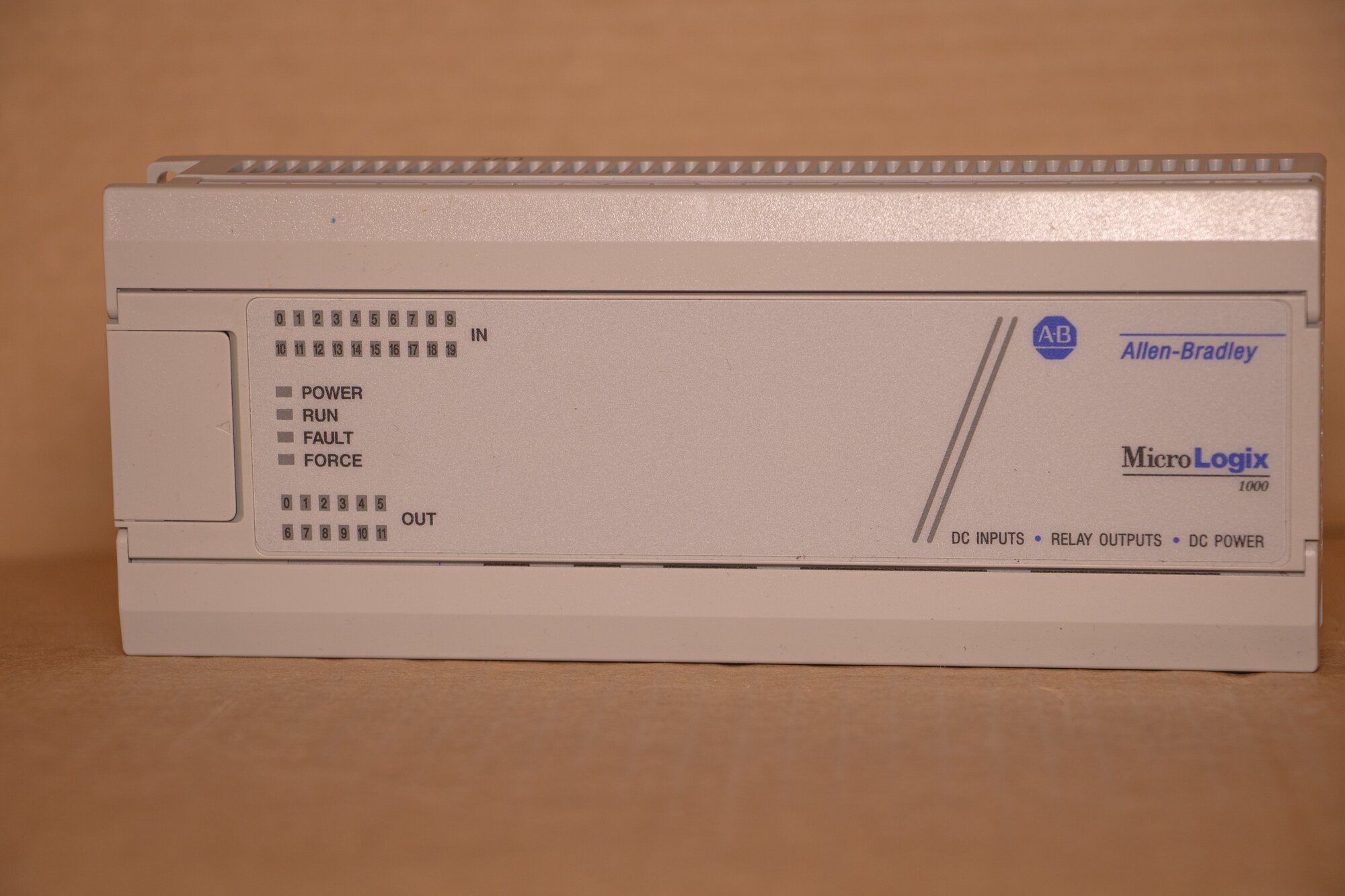 Контроллер Allen Bradley MicroLogix, 1761-L32BWB, на 32 точки