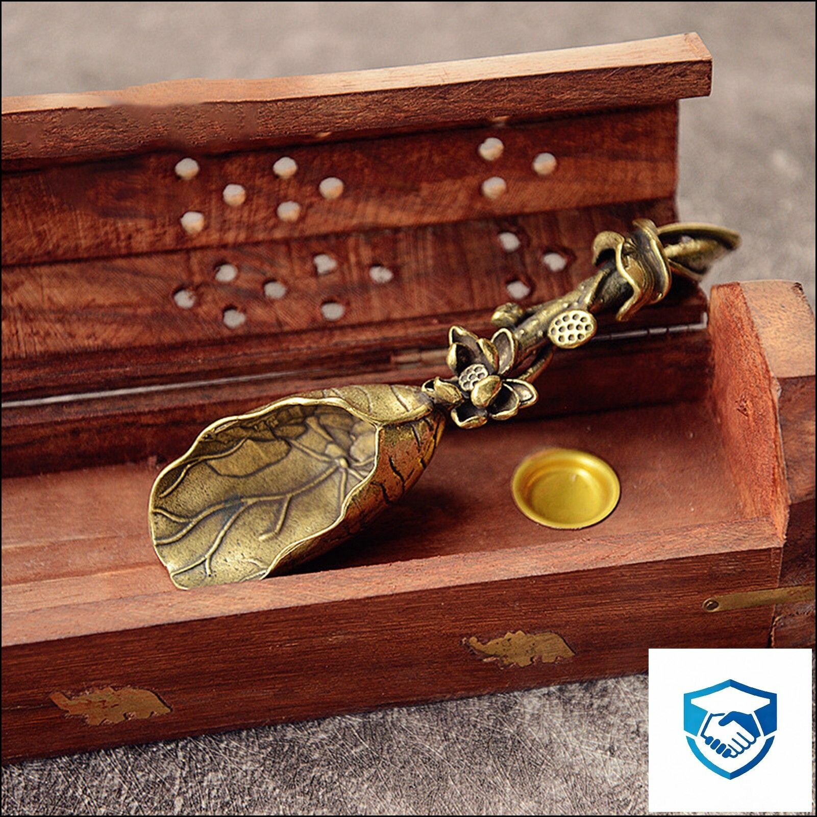 Чайная ложка из латуни ручной работы в форме лотоса