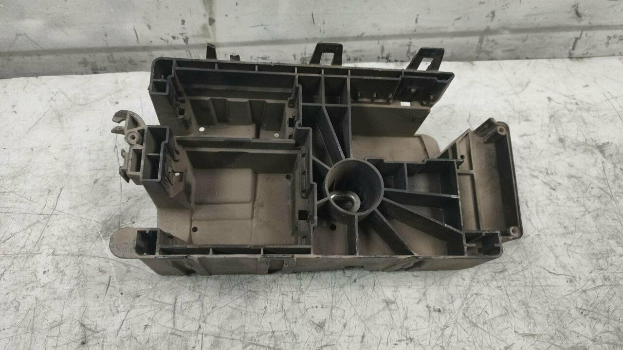 Крепление блока предохранителей Chevrolet Cruze (2008 - 2012) 95963459