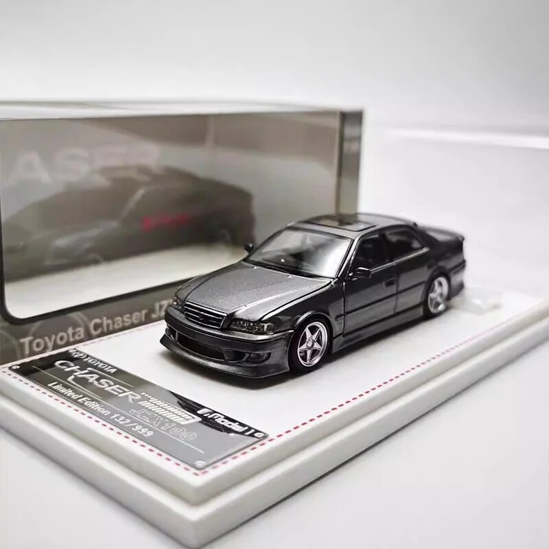 Маisto Toyota JZX100 MK6 Chaser 1:64 gray