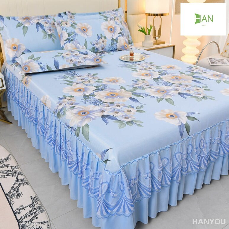 Комплект из премиум покрывала и наволочек 200х180 см с юбкой для кровати