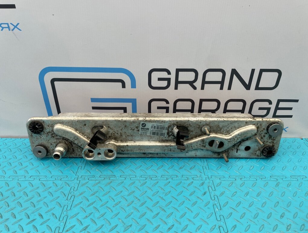 Теплообменник BMW X5 2009 E70 N52B30AF 3.0 OEM 17217553389