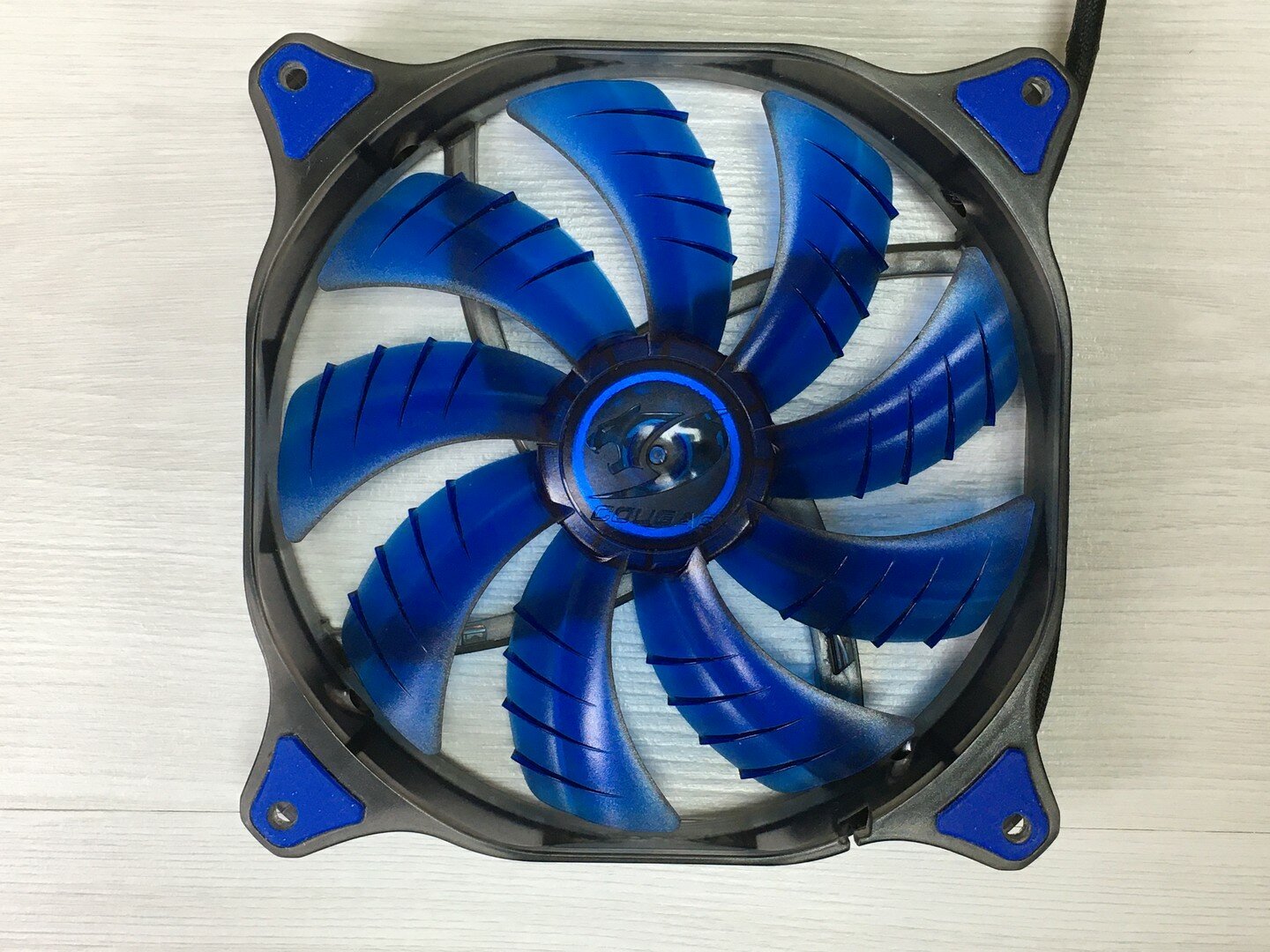 Вентилятор для корпуса COUGAR CFD140 BLUE LED CF-D14HB-B 1000RPM 140х140x25мм 3 pin