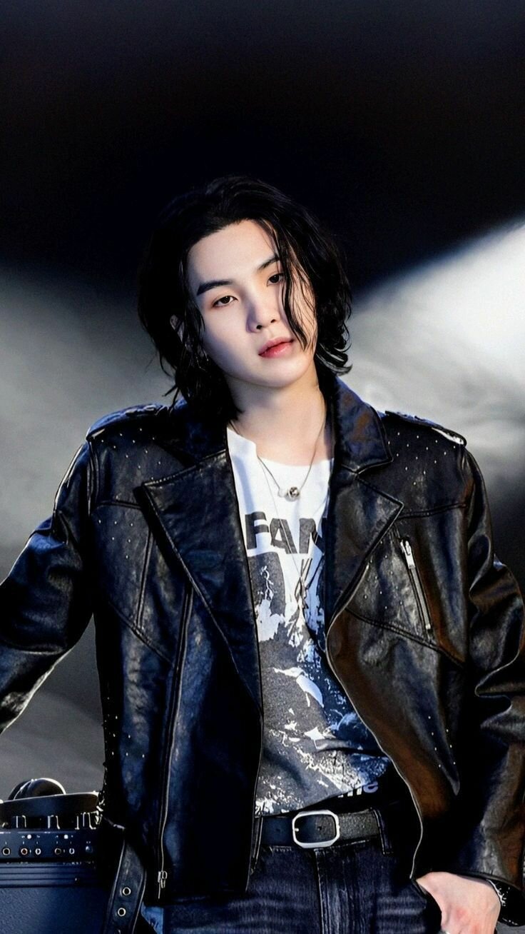 Алмазная живопись "Участник южнокорейской айдол-группы BTS, SUGA (Мин Юнги)", 5D, круглая, 40x50 см. Производитель: Brose Art.