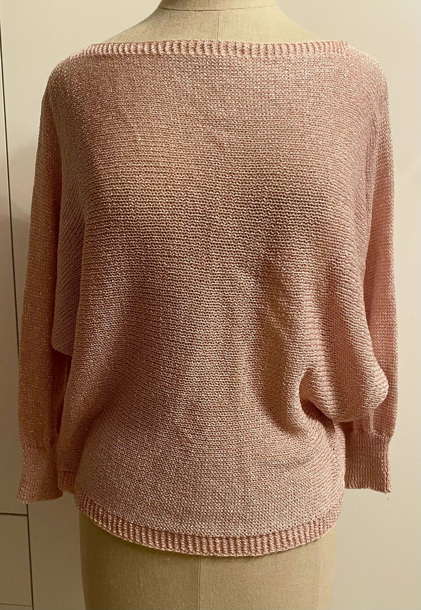 Блузка женская трикотажная с люрексом, с бантом, цвет светло-розовый , 44-48