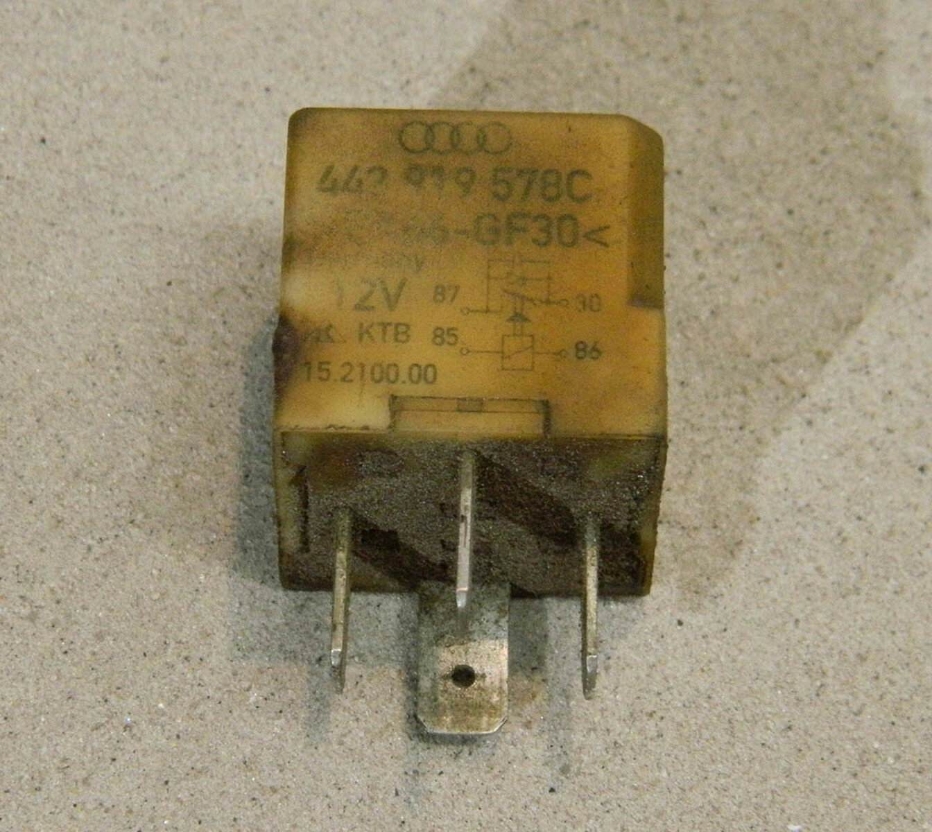 Реле кондиционера (267) Audi 80 B3